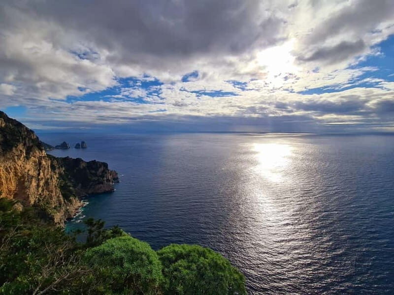 Capri: Private Boat Tour with Snorkeling and Soft Drinks