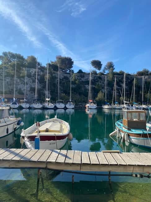 Cassis : Hiking Tour 2 Calanques with swimming