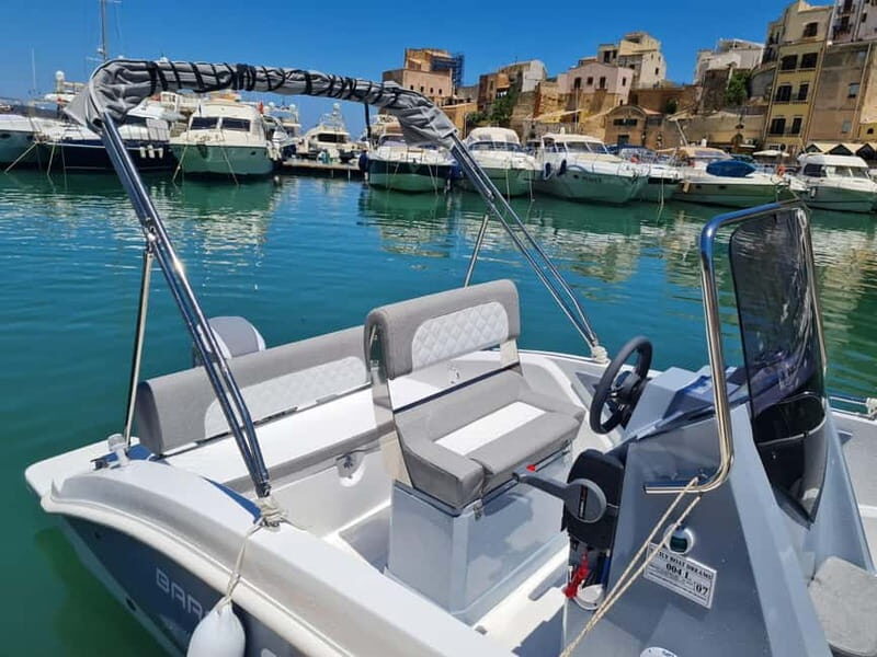 Castellammare del Golfo: Full-Day Boat Rental in July