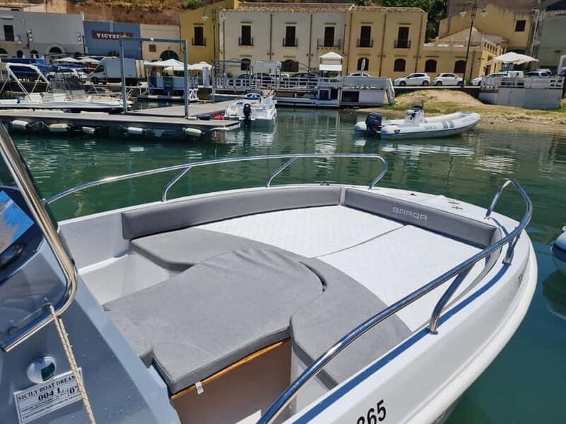 Castellammare del Golfo: Half-Day Boat Rental in July