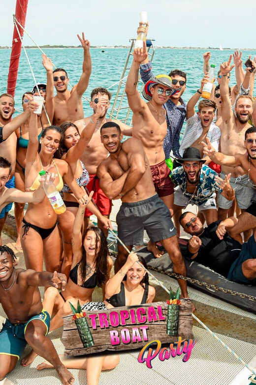 Catamaran Lucile | Famous Eat cata party