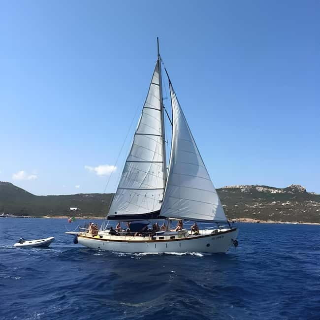 Catania: Boat Trip with Aperitif, Prosecco and Snorkeling