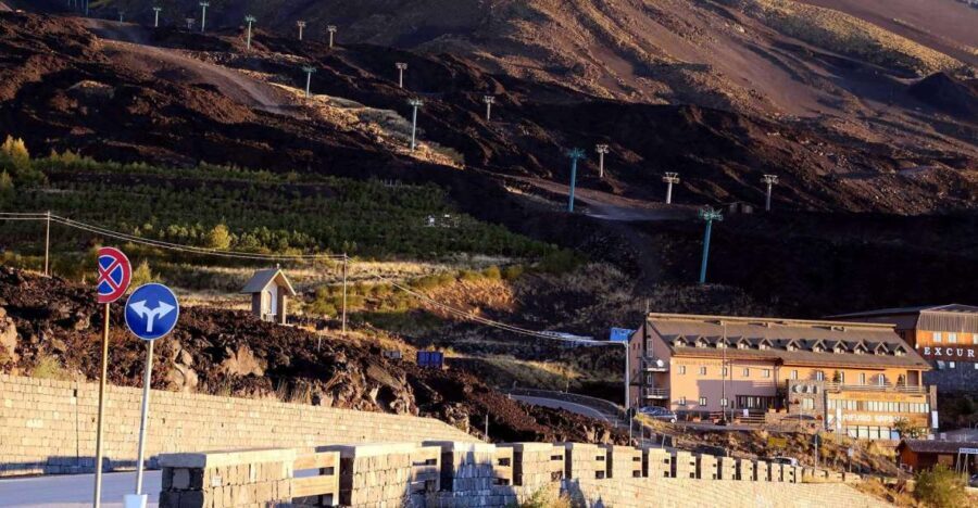 Catania: Mount Etna Tour with Lunch