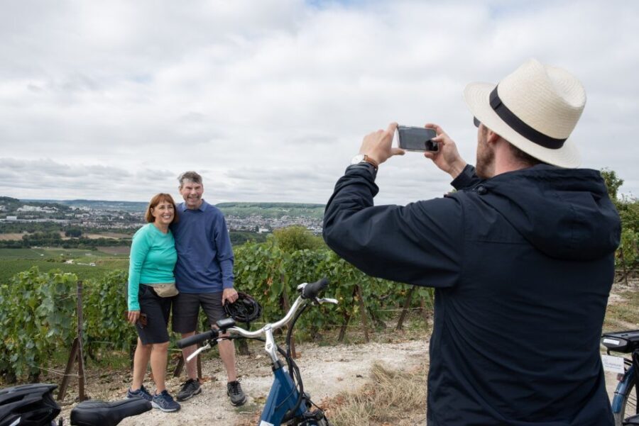 Champagne: E-Bike Champagne Day Tour with Tastings and Lunch
