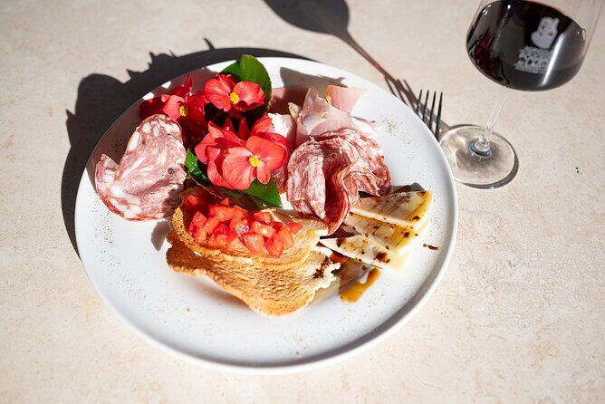 Chianti: Lunch with Wine Tasting at Poggio ai Laghi Winery