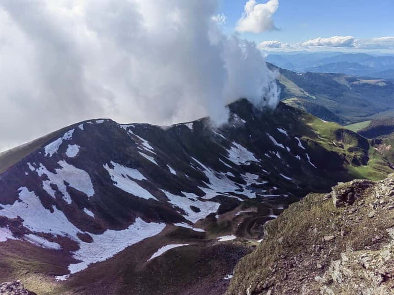 Cluj Napoca: Rodnei Mountains Full-Day Guided Hiking Tour