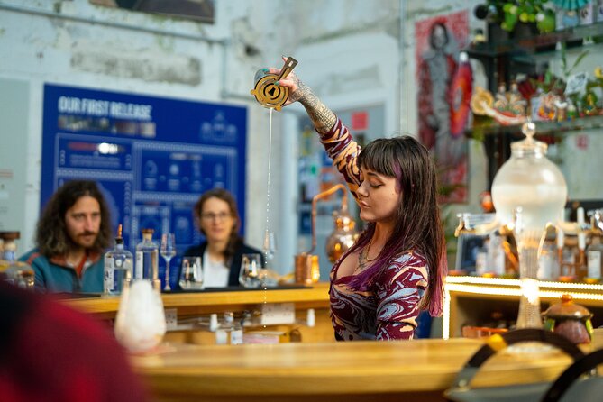 Cocktail Masterclass & Distillery Tour Combo - Key Points: