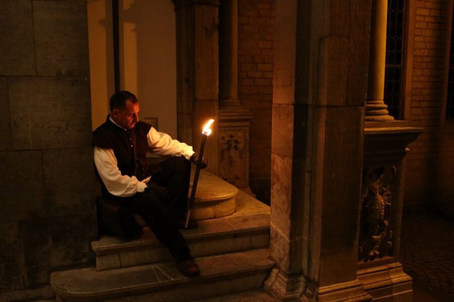 Cologne: The Night Watchman Old Town Walking Tour in German
