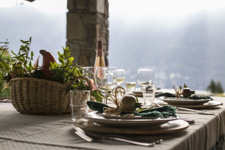 Como: Dining Experience at a Local Home