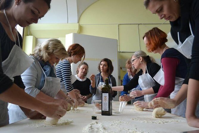 Cooking class at the farm in Tuscany