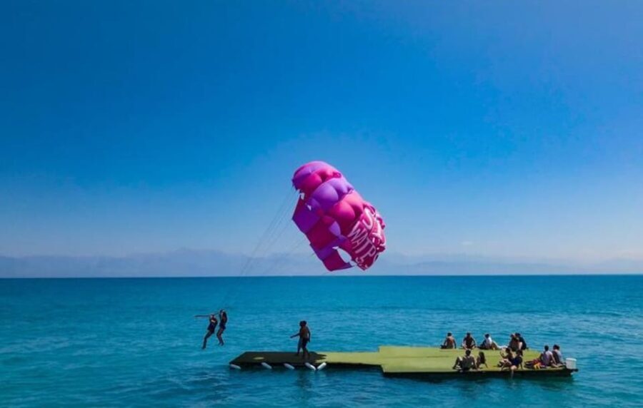Corfu: Parasailing Experience for 2 in Sidari