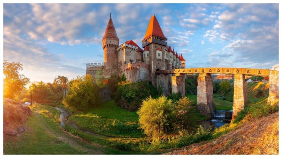 Corvin castle: 1 day car tour from Oradea
