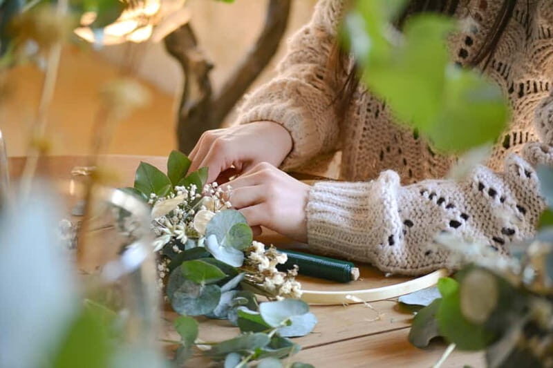 Cotignac: Workshop for creating dried flower crowns