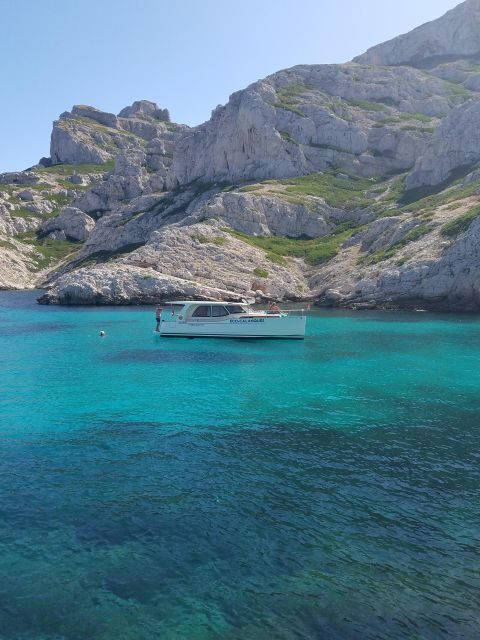 Cruise, Coffee and Swimming in the Calanques of Frioul