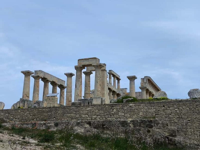 Daily Tour on Aegina sights by SUV and swimming in the sea