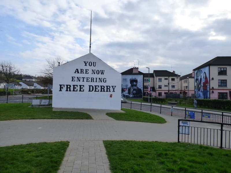 Derry: Bloody Sunday and Bogside Murals Walking Tour