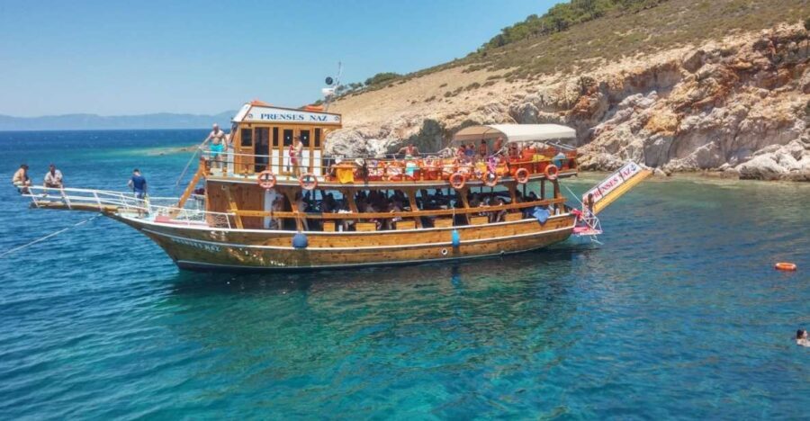 Didim/Altinkum: Lazy Day Boat Trip w/BBQ Lunch