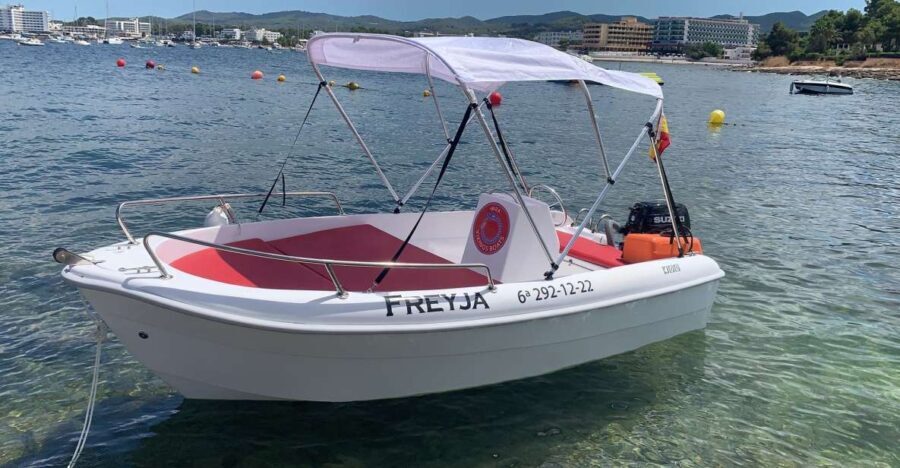 Discover the Ibiza beaches on a boat without license 8H