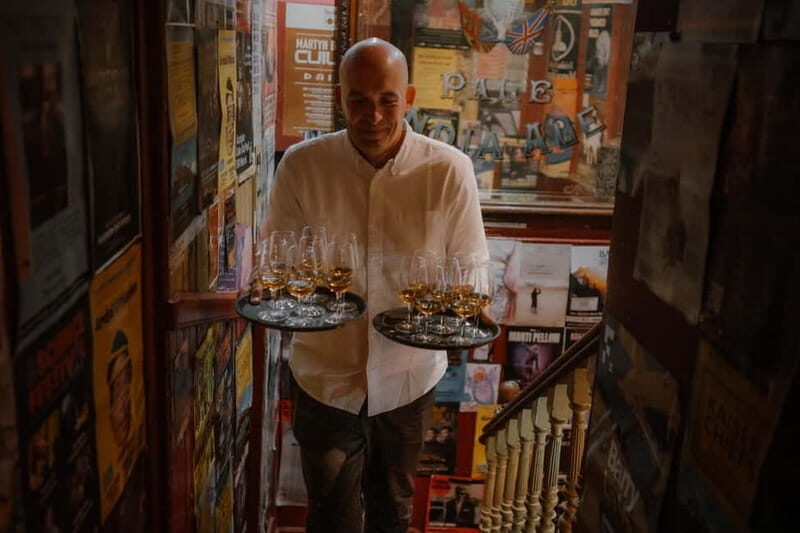 Edinburgh: Whisky Tasting and Storytelling in a Historic Pub