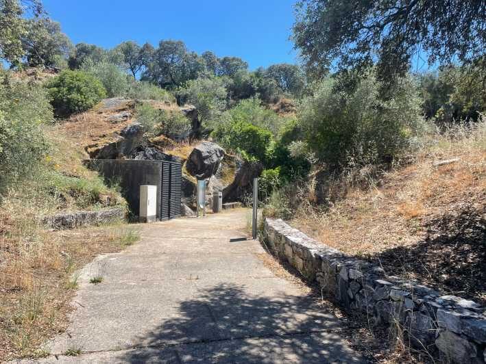 Évora or Montemor: Guided Tour of the Escoural Caves