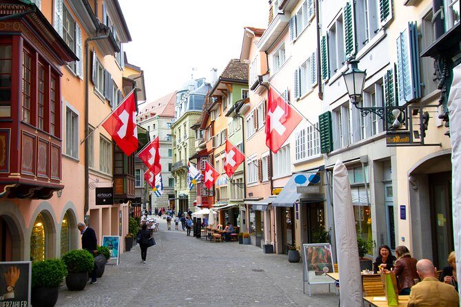 Explore Zurich in 60 minutes with a Local
