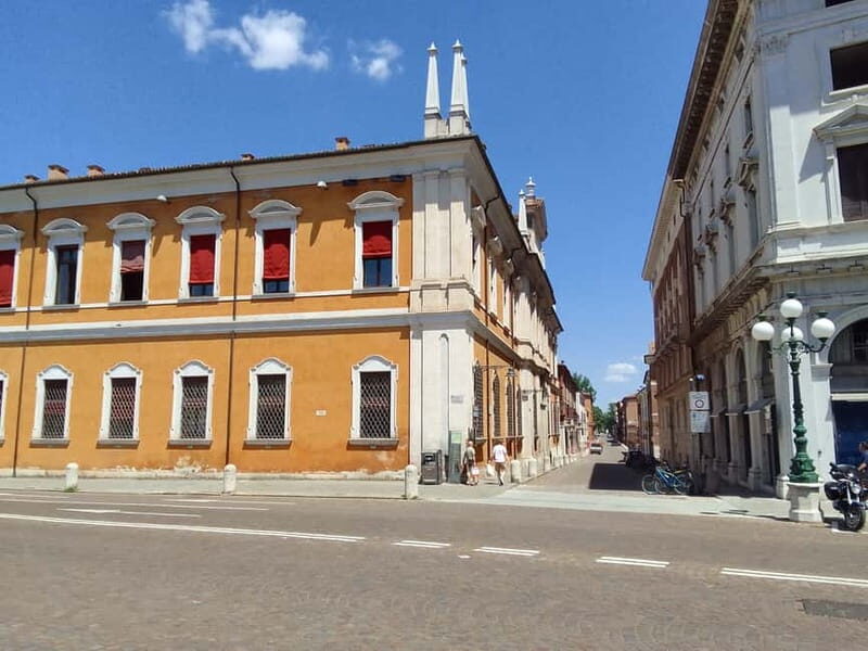Ferrara: Private City Highlights Guided Bike Tour