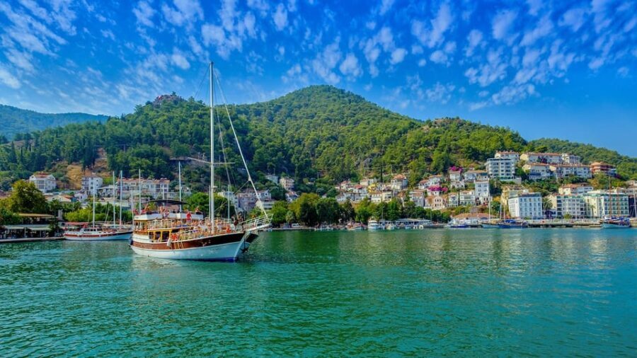 Fethiye: 12 Islands Boat Tour with Lunch and Hotel Pickup