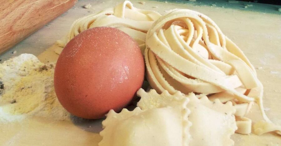 Florence: Pasta and Dessert Cooking Class with Drinks