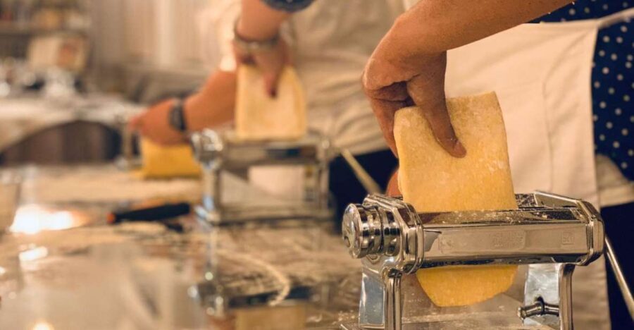 Florence: Pasta & Tiramisu Cooking Class with Unlimited Wine