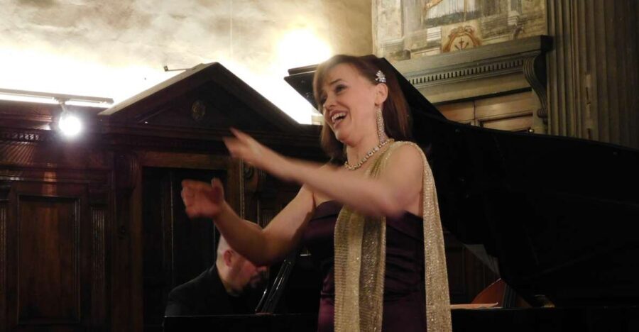 Florence: Pizza Dinner and Opera Arias Concert