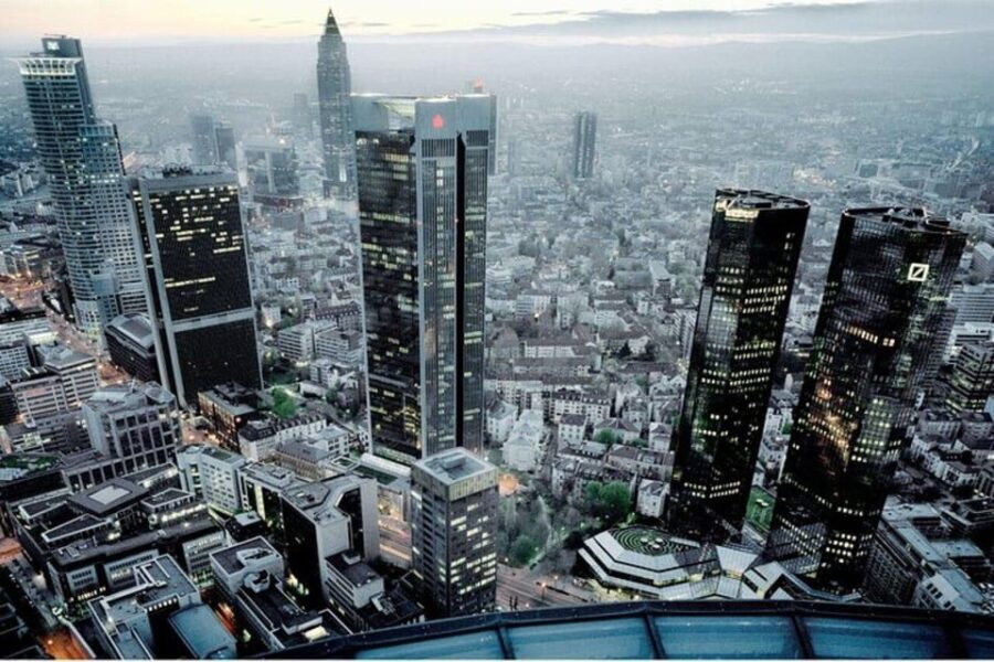 Frankfurt: Must-See Attractions Walking Tour with a Guide