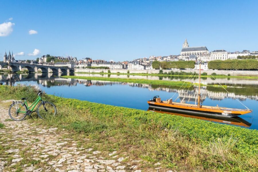 From Blois: Chambord, Wine & Cycling