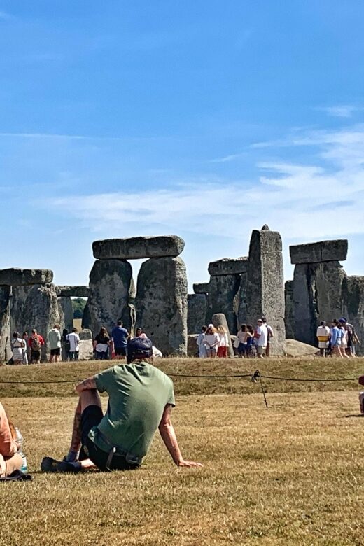 From Cambridge: Guided Day Tour to Bath and Stonehenge