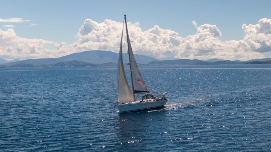 From Cannigione: Sailboat tour of La Maddalena Arcipelago
