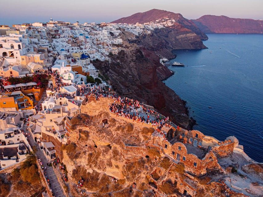 From Fira: Santorini Highlights Minibus Tour with Oia Sunset