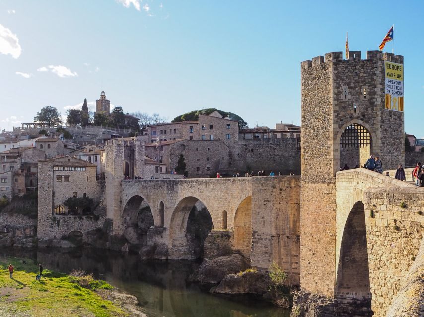 From Girona: Besalú, Banyoles & Historical Garrotxa Day Trip