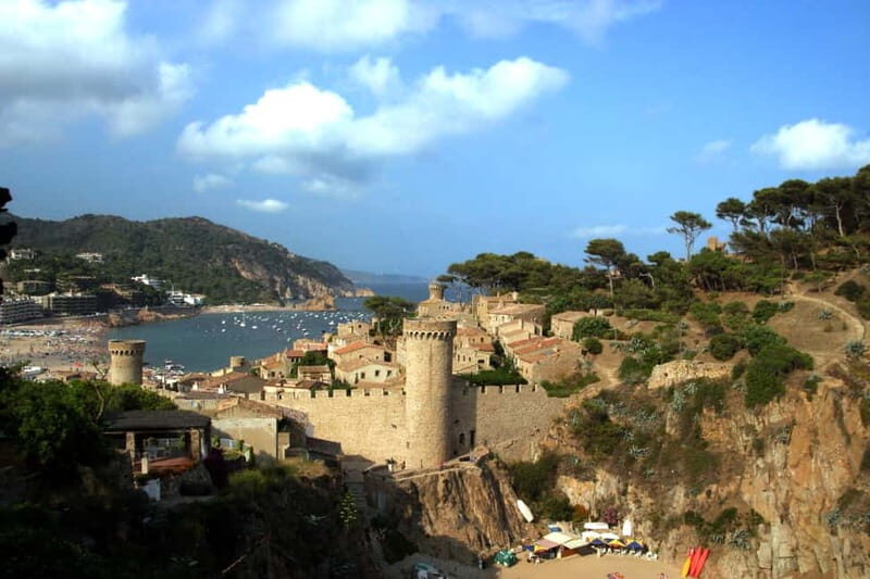 From Lloret de Mar: Roundtrip Ferry to Tossa de Mar