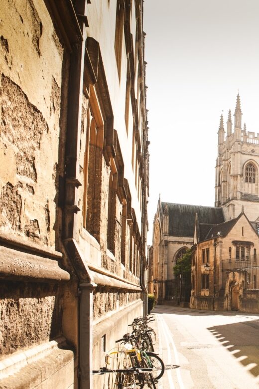 From London: Windsor, Stonehenge, Bath & Oxford 2-Day Tour