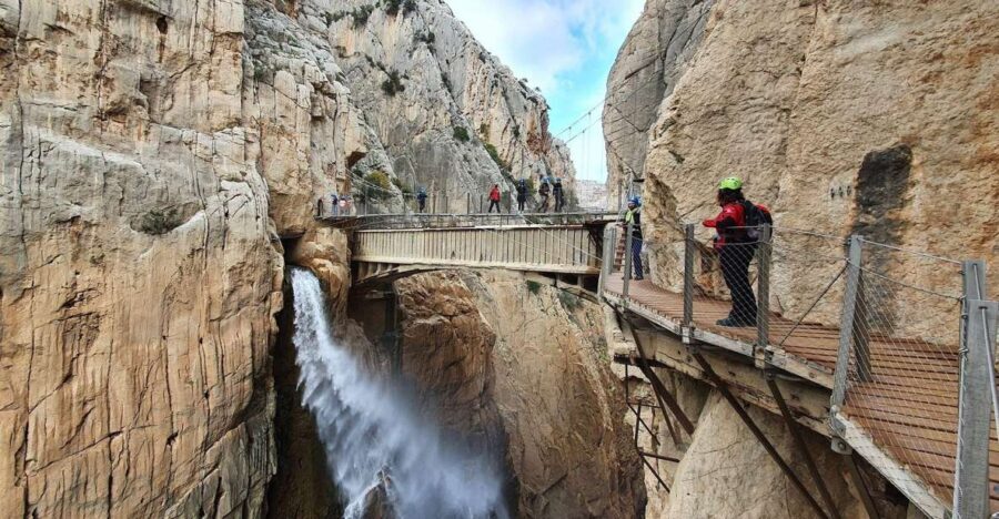 From Malaga: Caminito del Rey/White Village Tour & Tapas