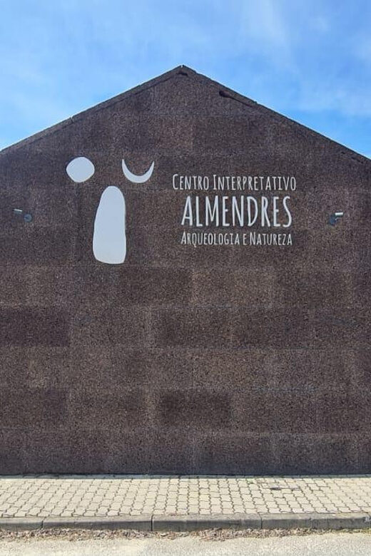 From Montemor or Évora: Guided Hike to Almendres Megalithic