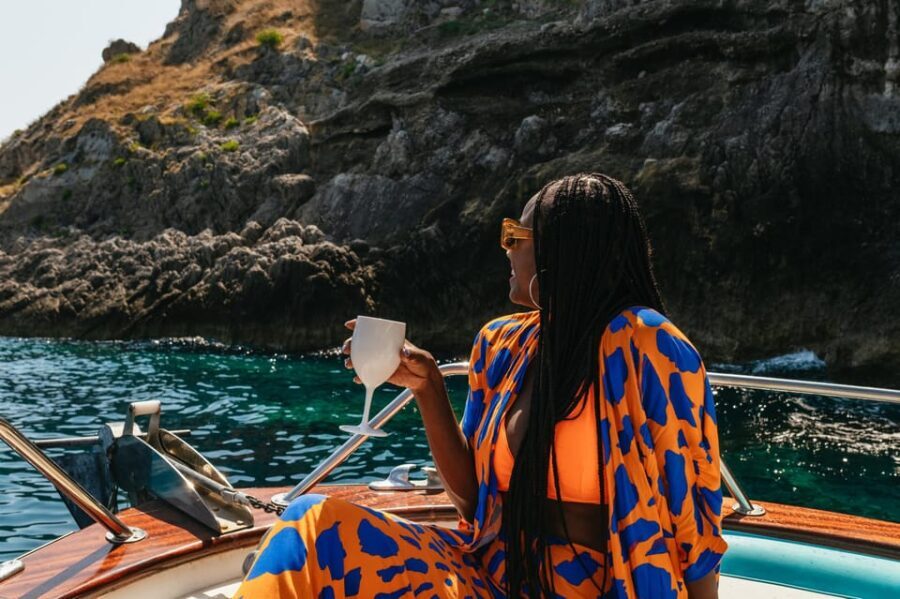 From Naples: Positano and Amalfi Boat Tour with Drinks