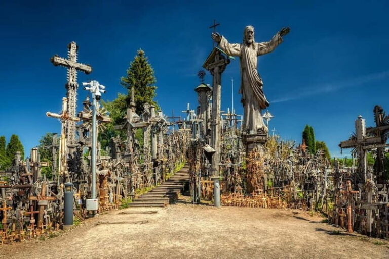 From Riga: Hill of Crosses and Jelgava Gems Tour - Why This Tour Is Worth Your Time