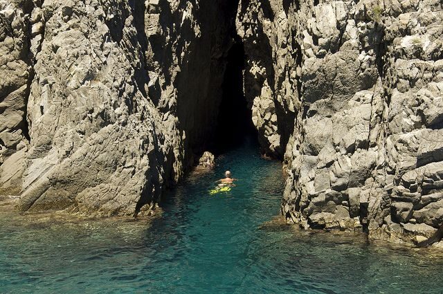 From Rome: Ponza Island Day Trip with Boat Excursion