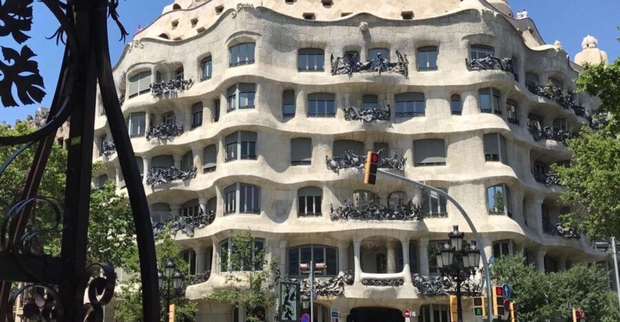 From Salou: Full Day Barcelona Panoramic Tour with Free Time