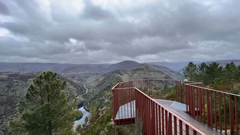 From Santiago: Ribeira Sacra & Sil River Canyon Boat Tour