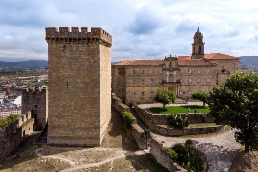 From Santiago: Ribeira Sacra Tour & Boat Trip