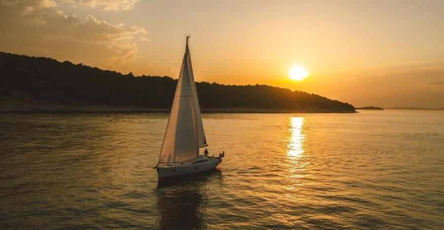 From Valletta: Romantic Sunset Cruise on a Sailing Yacht