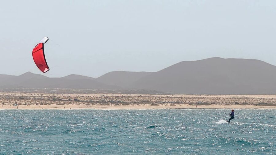 Fuerteventura: Kitesurf lessons for all levels. IKO center.