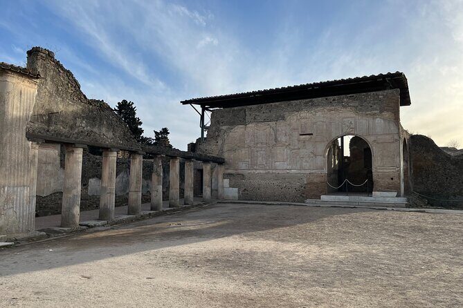 Full Day Private Tour to Pompeii, Herculaneum and Oplontis
