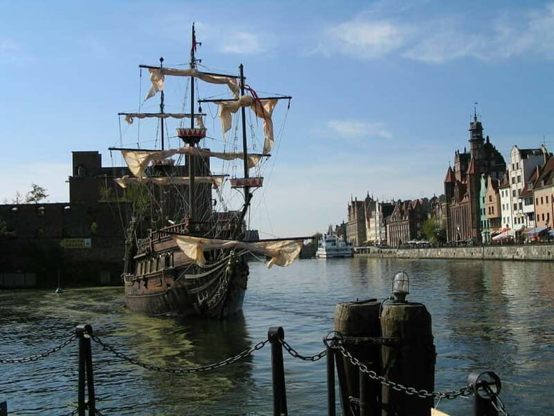 Gdansk: Guided Round-Trip Cruise to Westerplatte